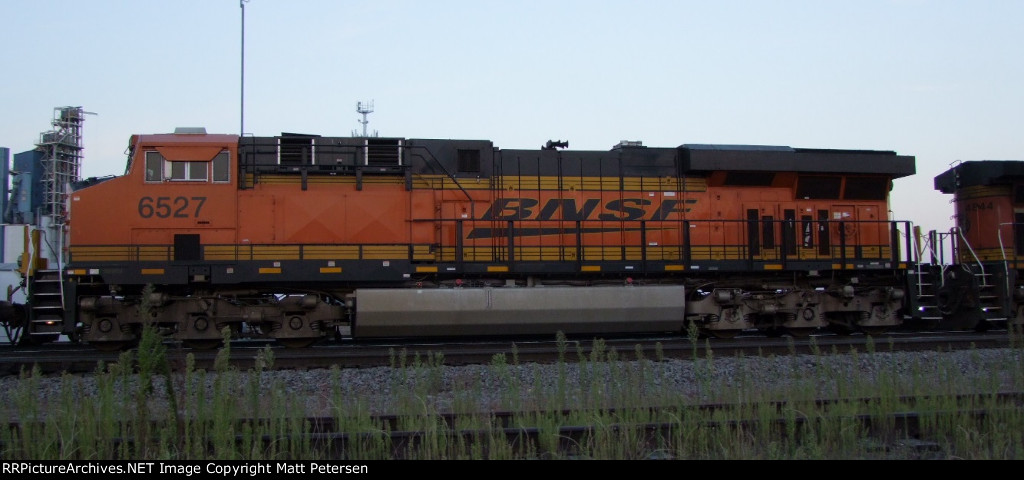 BNSF 6527